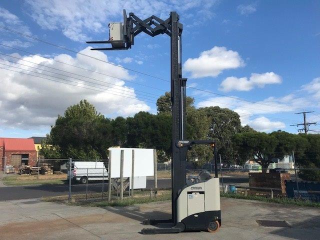 SECONDHAND FORKLIFTS | Crown RD Double Deep Reach Forklift